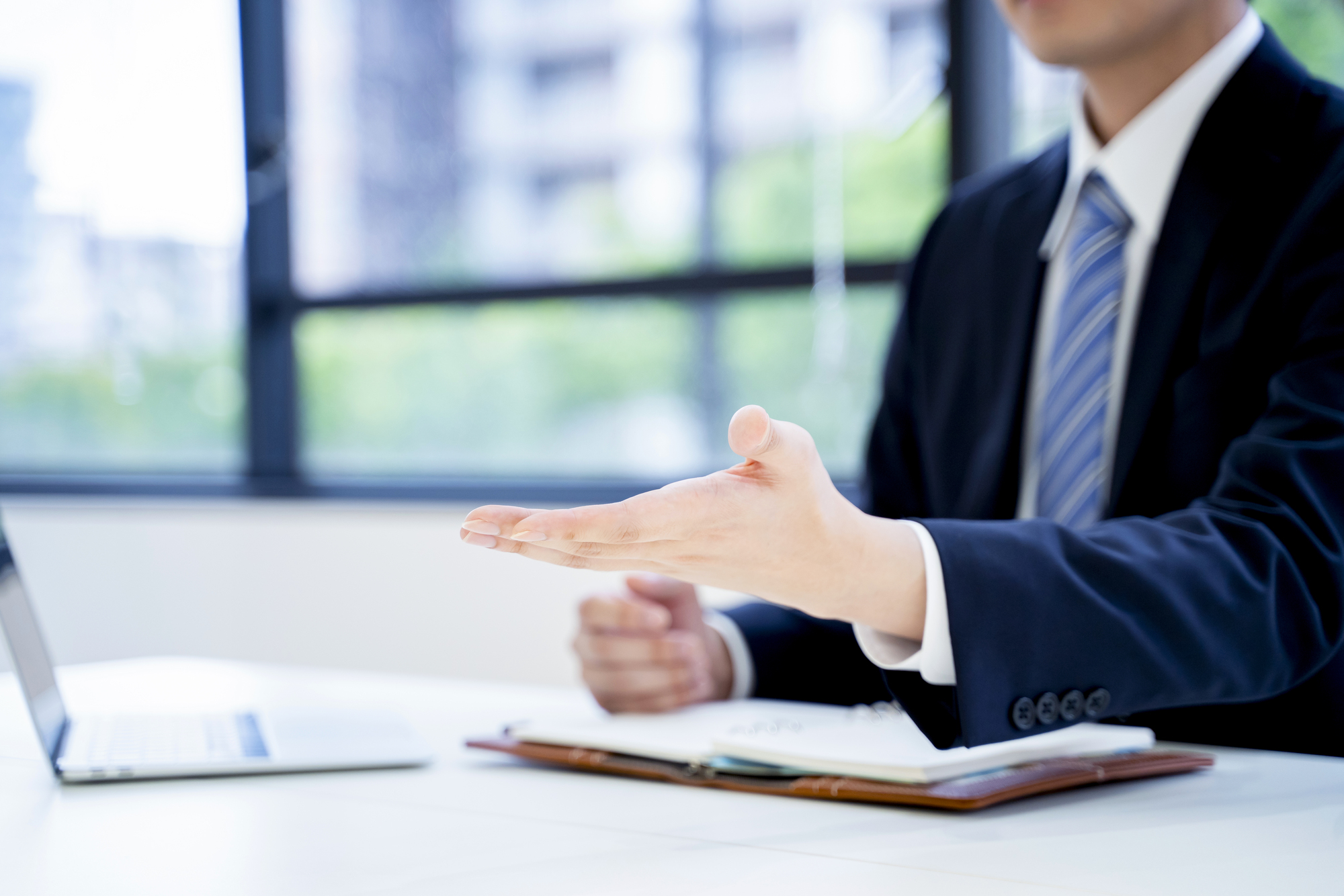 M&AにおいてFAは必須？役割・仲介との違いを解説！ DawnX株式会社